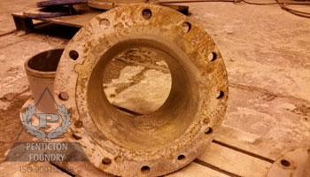 Chrome white iron manifold discharge spool increases wear life.